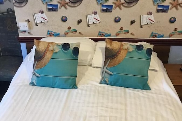 Quarto Quádruplo Familiar | Ferro/tábua de engomar