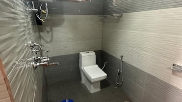 Sabonete, shampoo, papel higiênico