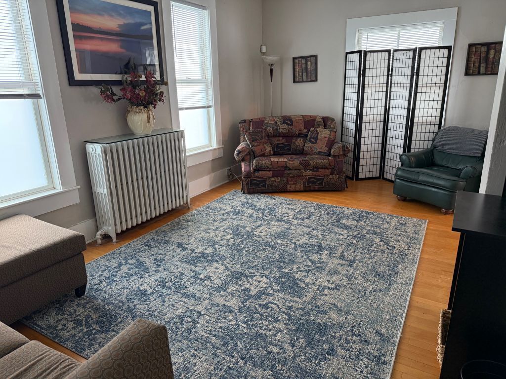 Charming 2-bedroom House In Hayward Just Steps From Main Street! - Hayward, WI