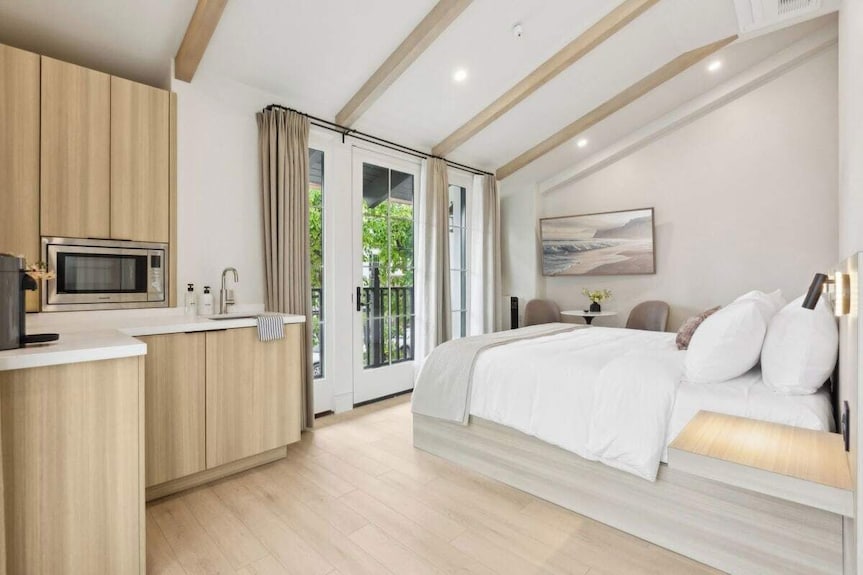 Casa Riviera 28 - Boutique Suites - Santa Barbara, CA