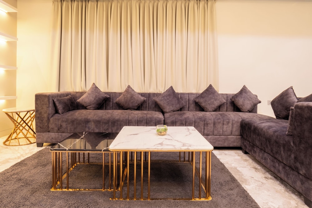 Housr 2 Bhk Apartment Sector 41 Gurgaon - Gurugram