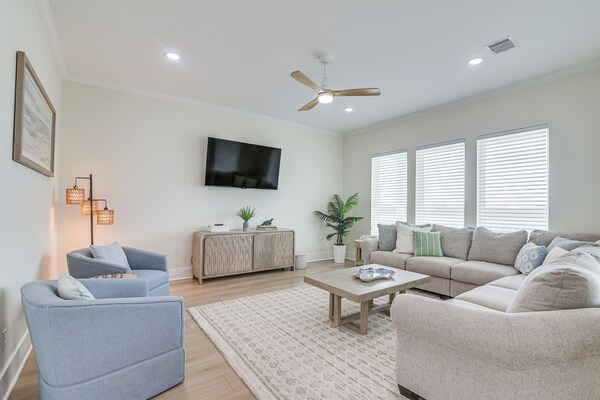 Walk To Beach: Galveston Gem W/ Pool Access - Galveston