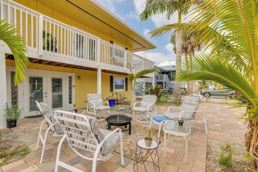 Walk To Beach: Fort Meyers Home W/ Patio! - Fort Myers Beach, FL