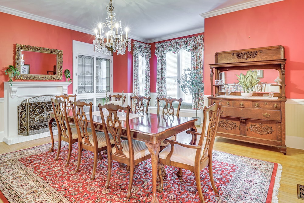 Walk To Waterfront: Downtown Elizabeth City Home! - Elizabeth City, NC