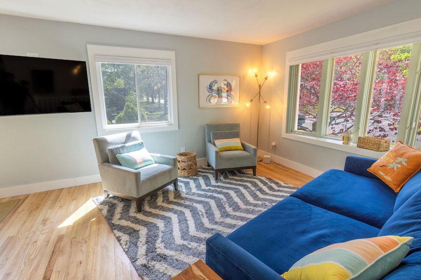 Walk To Beach! 5br W/ Deck, Firepit & Big Yard - Michigan City, IN