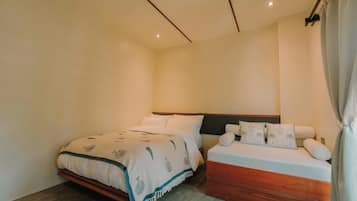 Quarto casal standard, para não fumantes | Escrivaninha, Wi-Fi de cortesia, roupa de cama