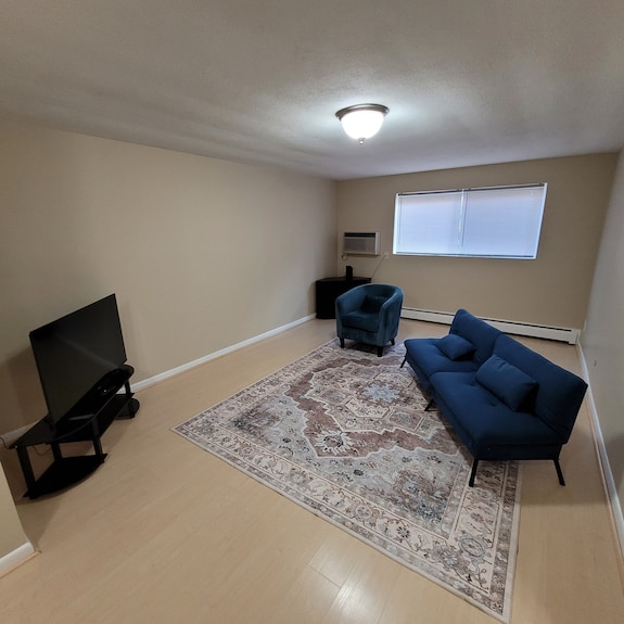 Quiet 1-bedroom Apartment With Wifi, Ac, Pool In Vibrant Boston - Quincy, MA
