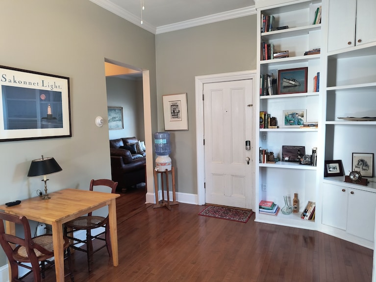 Downtown Newport Gem / Walkable Location - Newport, RI