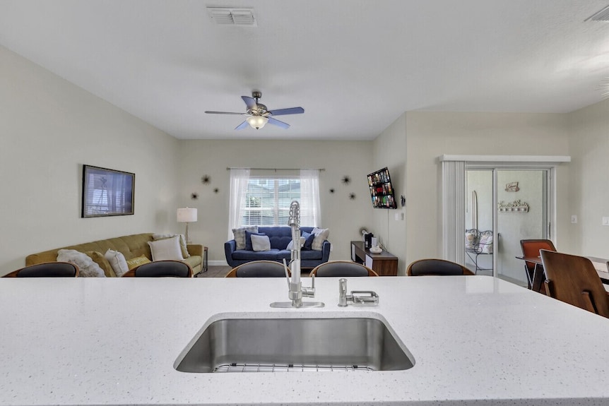 Resort Fun~star Wars~toy Story Rooms~near Disney - Orlando, FL