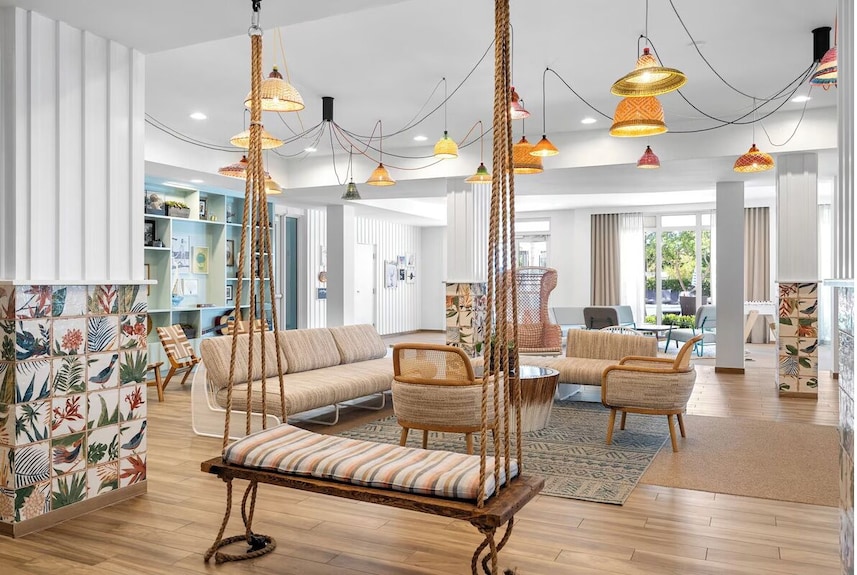 Group Getaway In 3 Ocean-view Rooms | Blue Flamingo Resort Key West With Pools - Key West, FL