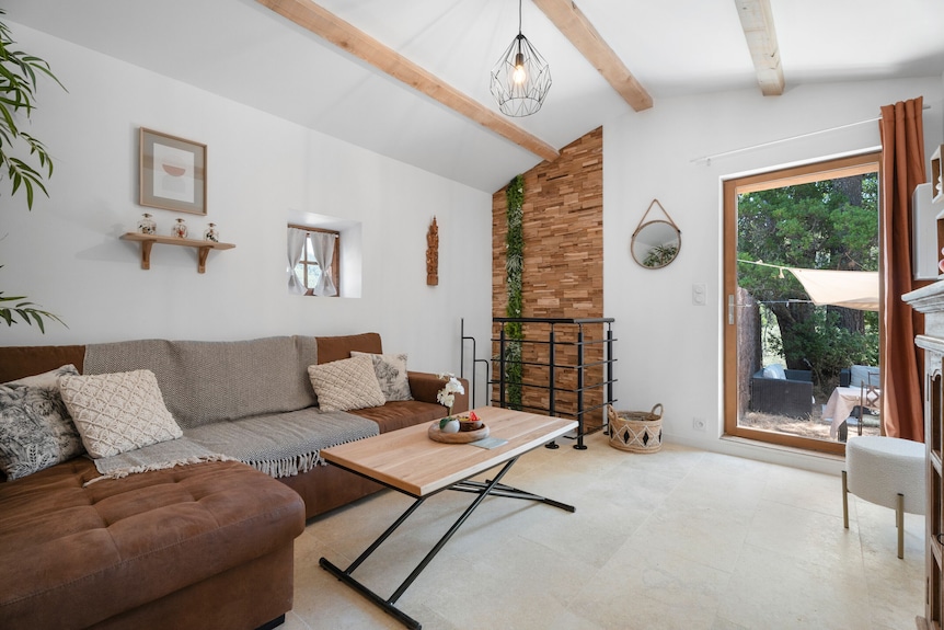 Holiday Home 'Joli Gîte' With Mountain View, Private Terrace & Wi-fi - Toulon