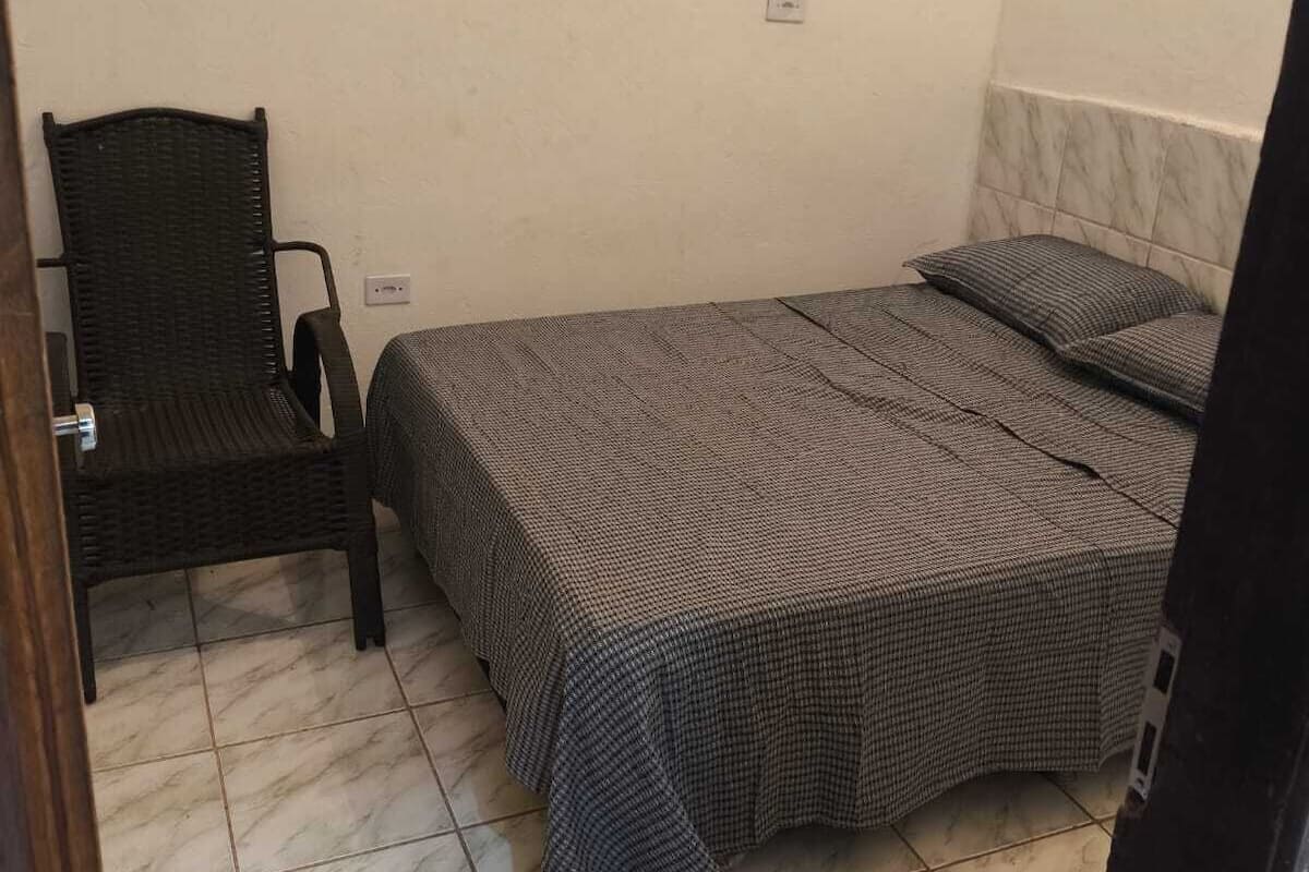 Quarto quádruplo básico, 1 quarto | Wi-Fi de cortesia