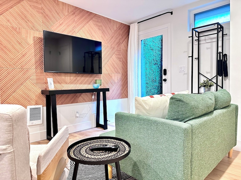 Studio By The Sound - King Bed Fire Pit Ev Charger Pet Friendly - Bainbridge Island