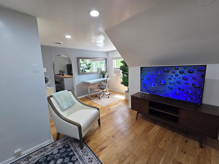 The Beach Loft - Hegewisch - Chicago