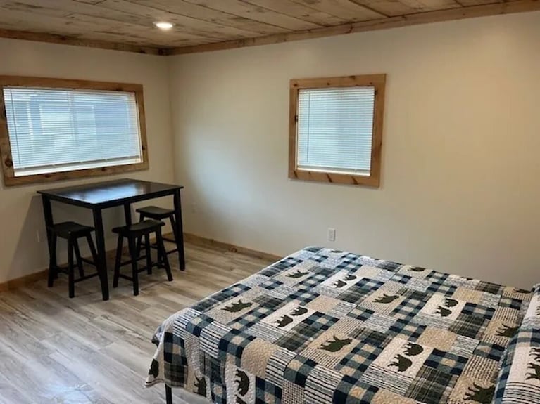Newly Renovated! Cozy Cabin In Peaceful Oscoda With Wifi, Ac - Oscoda, MI