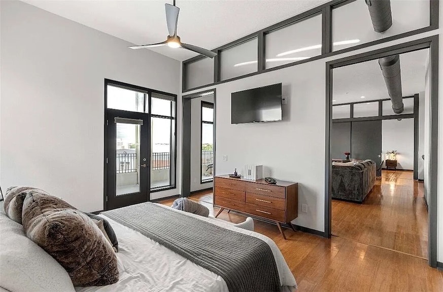 Modern Luxury West Des Moines Condo - アイオワ州