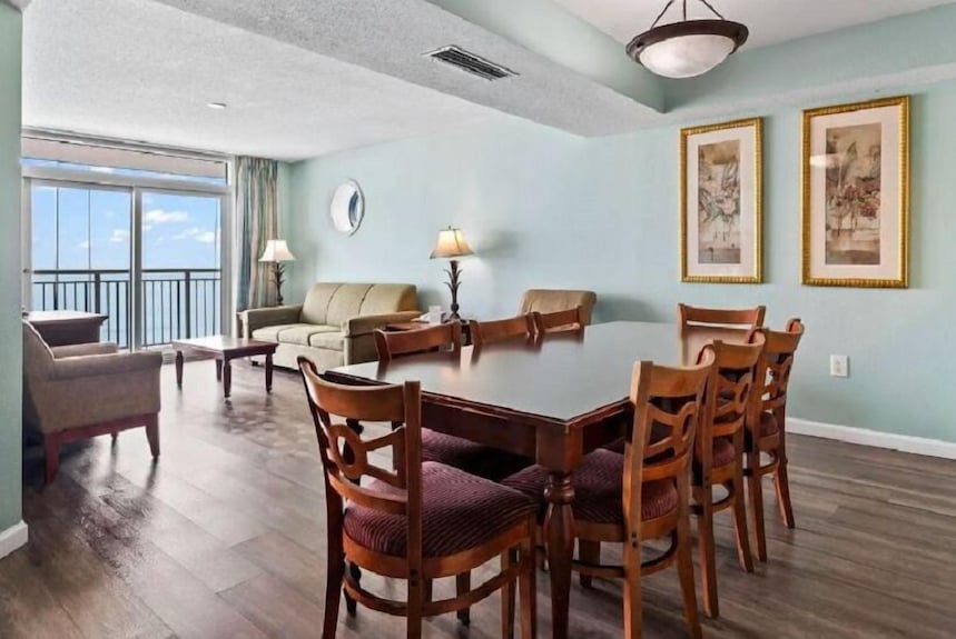 Beachfront, Spacious 4-bedroom Condo With Wifi, Ac In Phenomenal Myrtle Beach - Myrtle Beach, SC