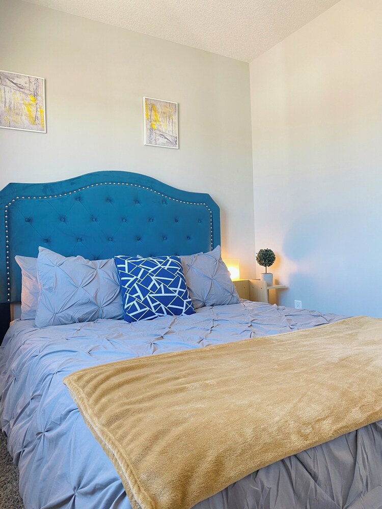 *NEW*Single House*Rogers Place/Downtown*10MINS - Edmonton | Vrbo