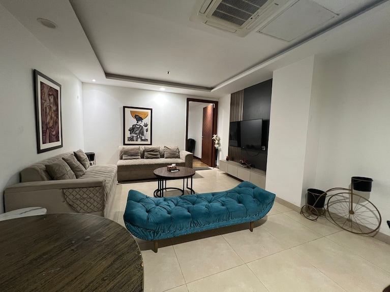 Chic 1-bedroom Hotel With Wifi, Ac In Marvelous Lahore - 라호르