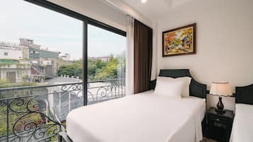 Quarto casal ou duplo luxo, vista para a cidade | Escrivaninha, Wi-Fi de cortesia
