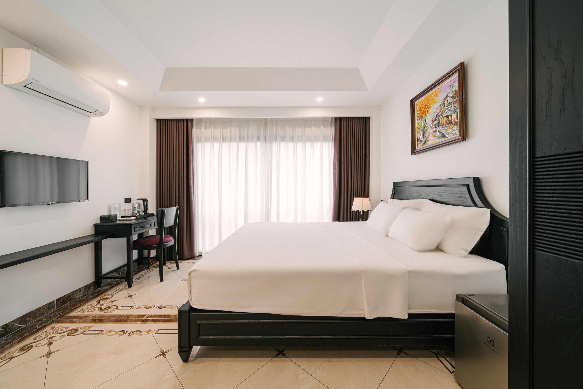 Quarto Duplo ou Twin Deluxe, Vista para a cidade | Secretária, Wi-fi grátis 