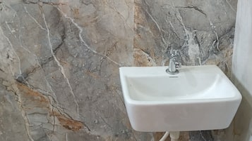 Quarto luxo, para não fumantes | Banheiro