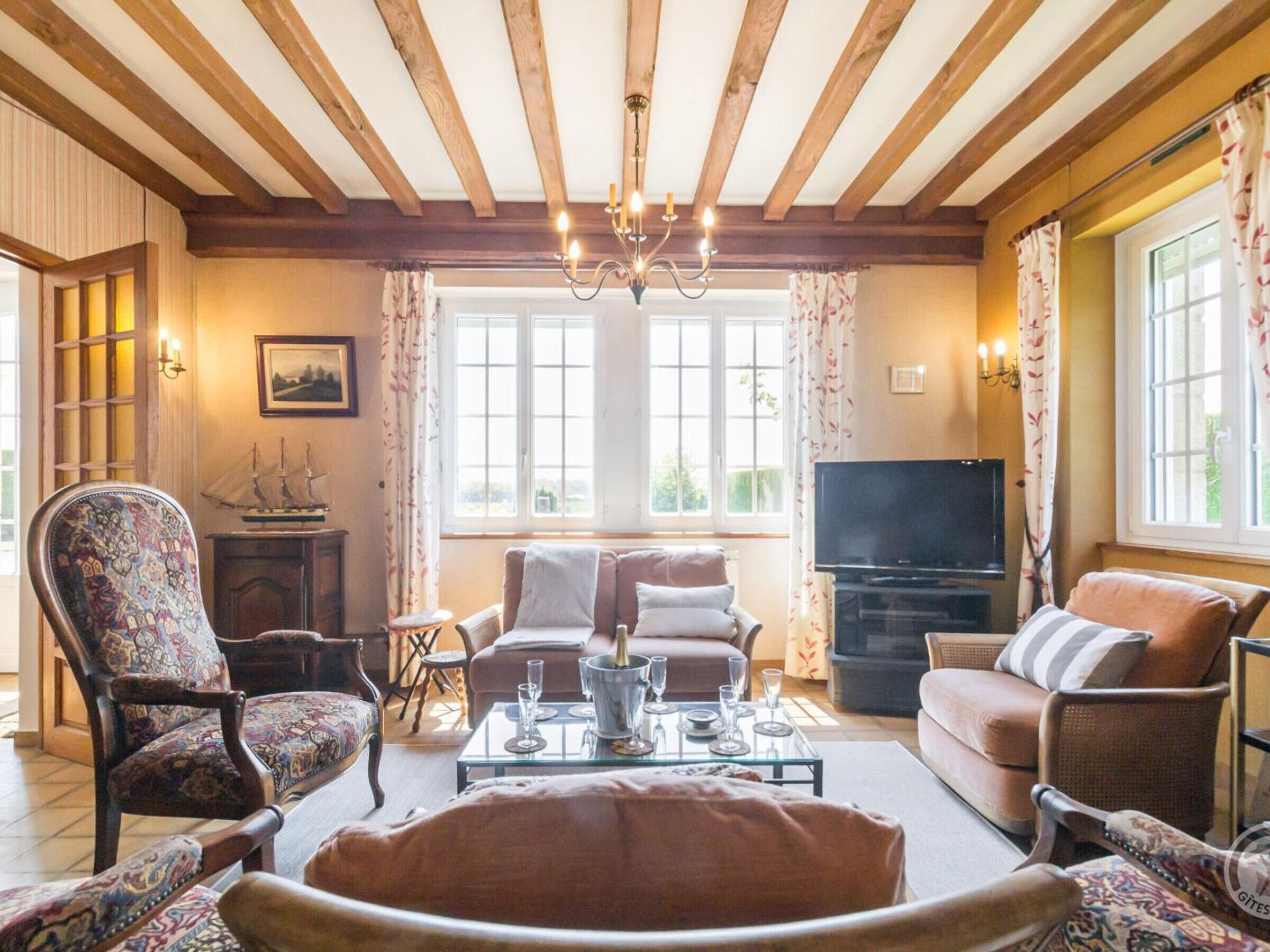 Maison Spacieuse à Réville Avec Grand Jardin Et Parking - Saint-Vaast-la-Hougue