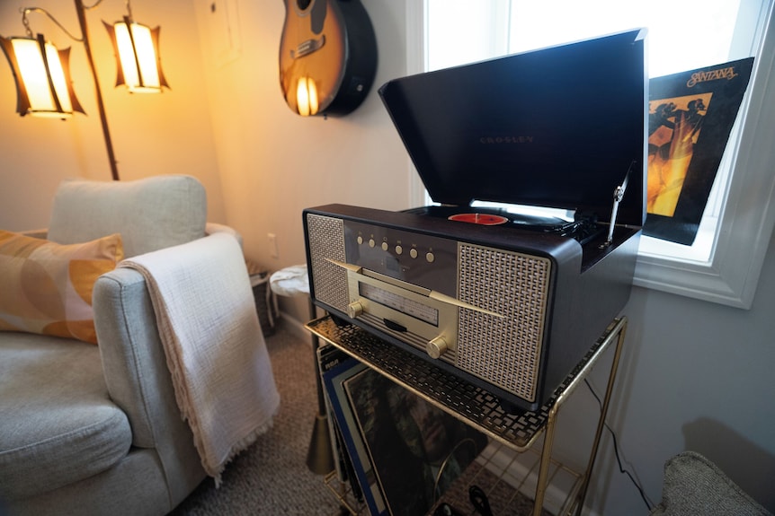 Historic Farm Cottage On 800-acre Orchard - Illinois