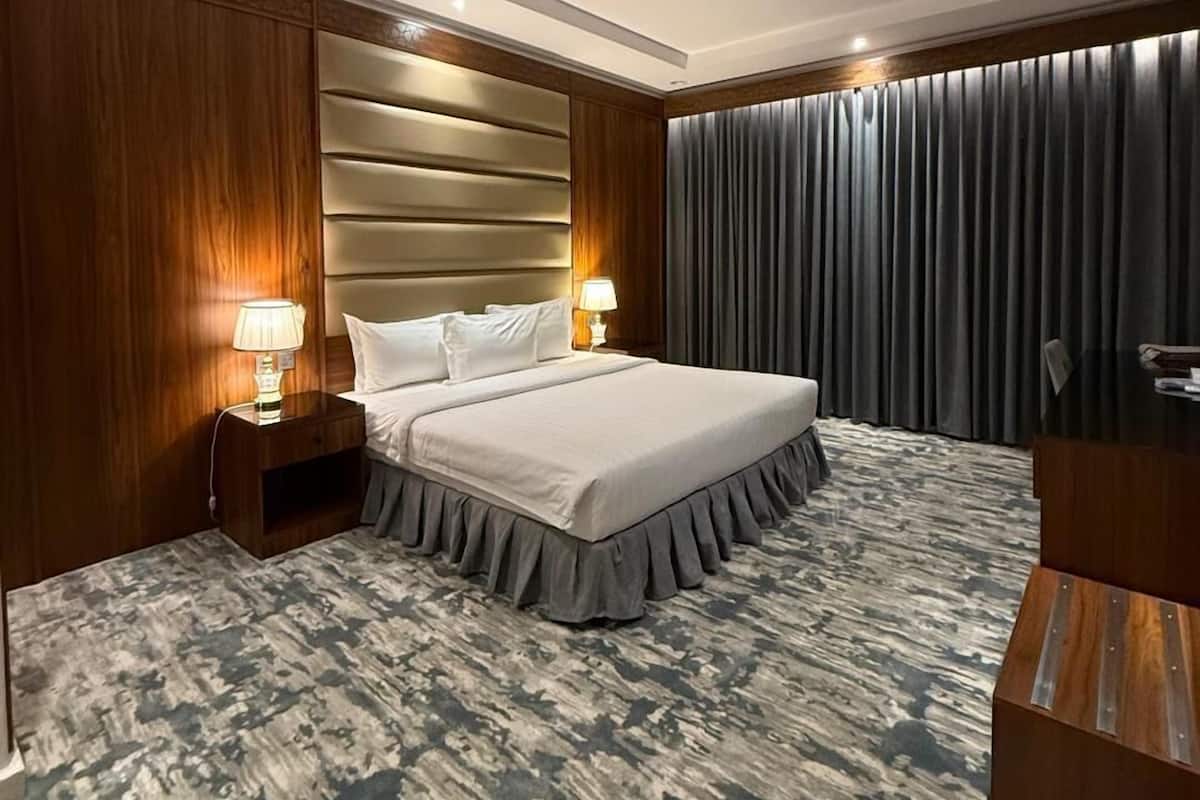 Roupas de cama premium, edredons de pluma, camas com colchões pillow-top