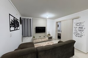 Apartamento | Área de estar | Smart TV 40 polegadas com canais digitais, Netflix