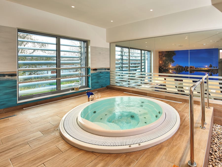 Sauna, banheira de hidromassagem, banho turco, 1 sala de tratamento