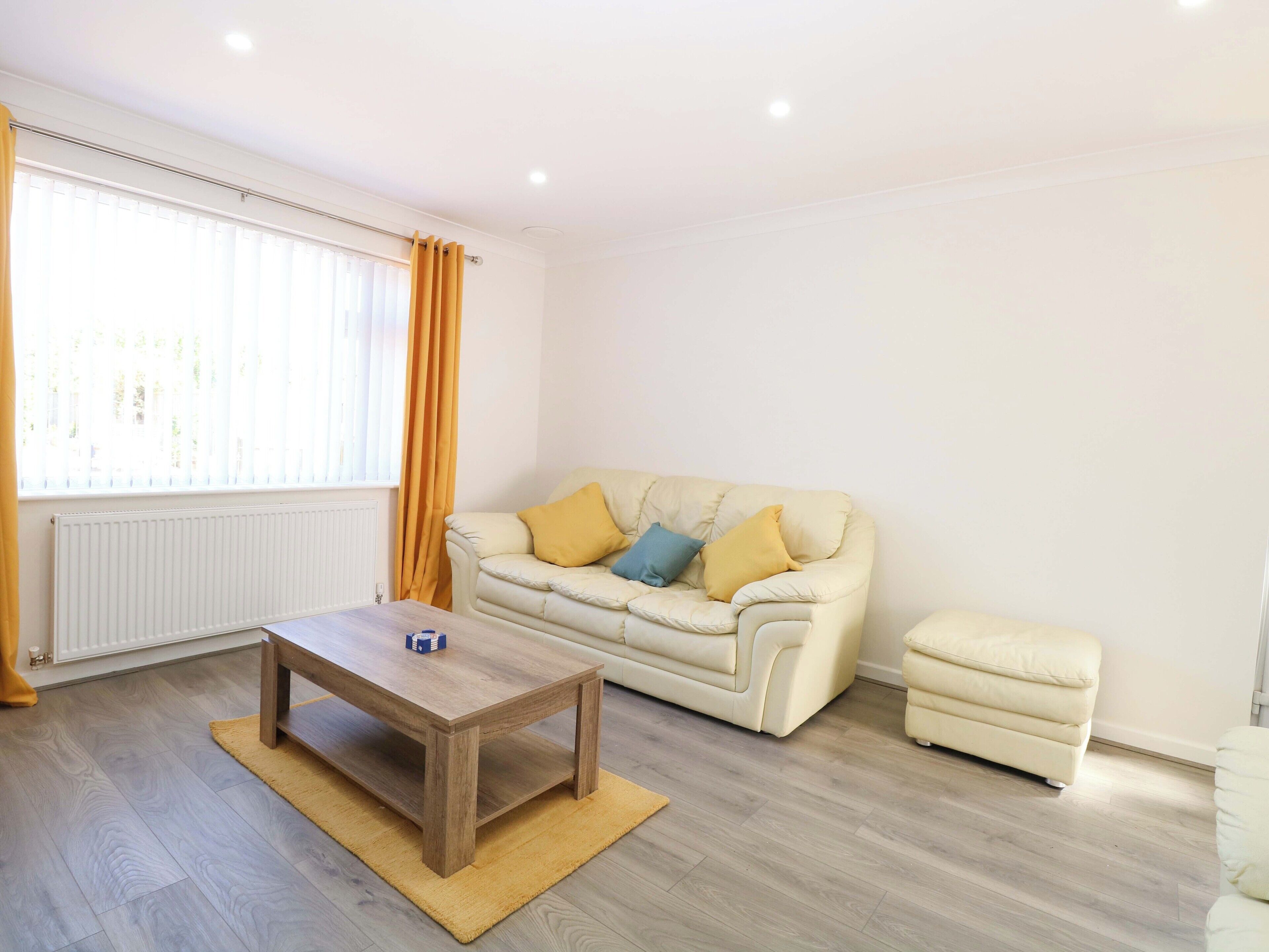 Bankside Cottage, Pet Friendly, Character Holiday Cottage In Heacham - Snettisham