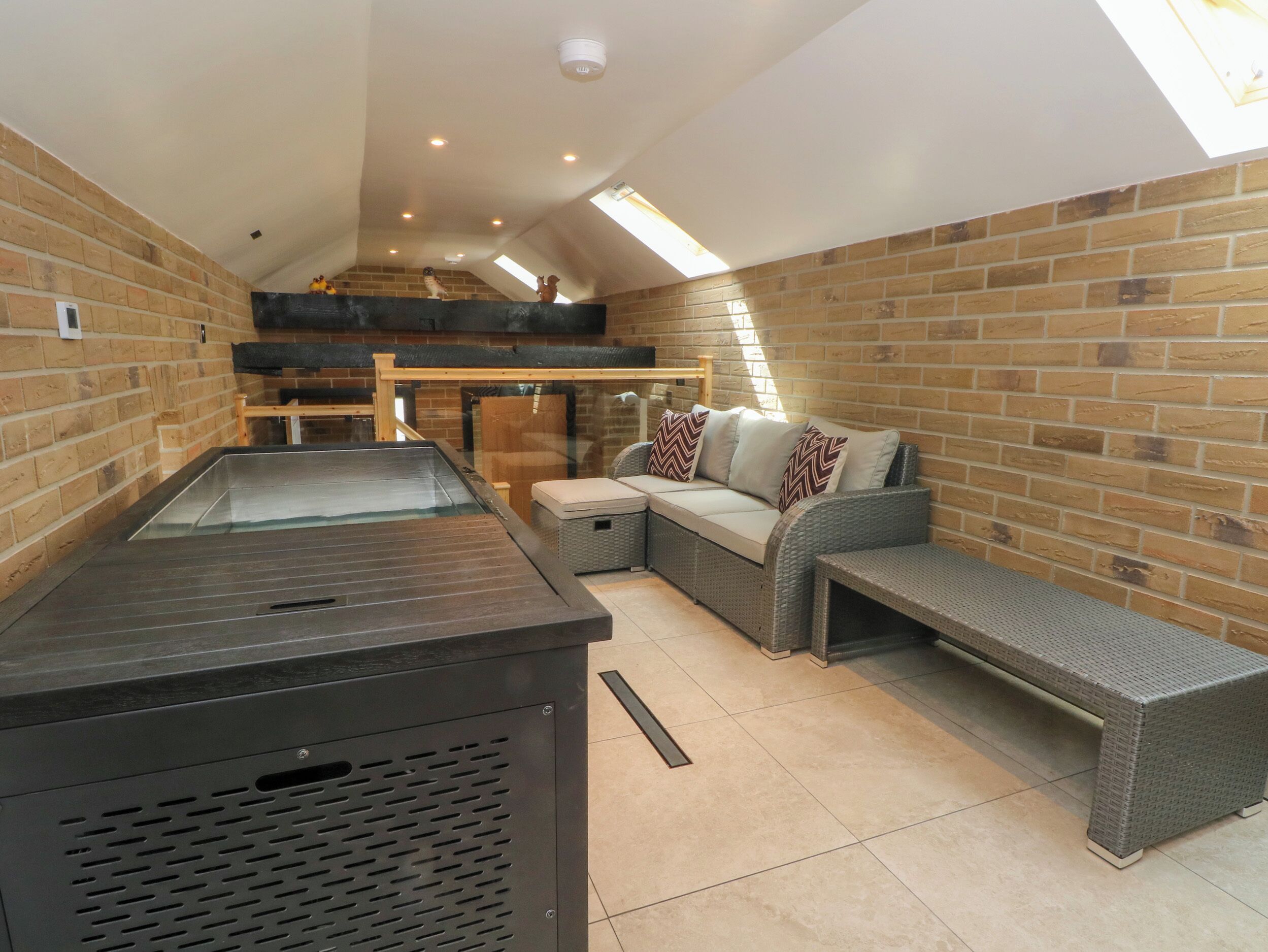 Meadow Manor And Spa, Pet Friendly, Luxury Holiday Cottage In Wem - Shropshire