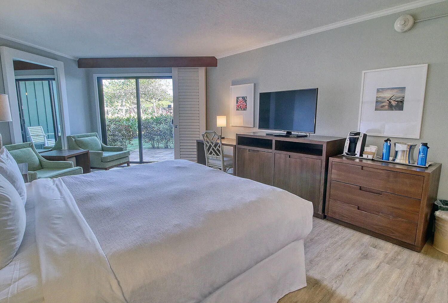 Ground Floor Pool Garden Lanai. 4 Star Beachfront Resort. King Bed. Ac. - Kauai, HI