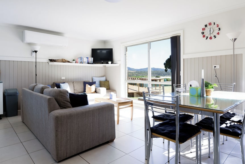 White Sands Coastal Getaway Steps To The Shore - Tasmania