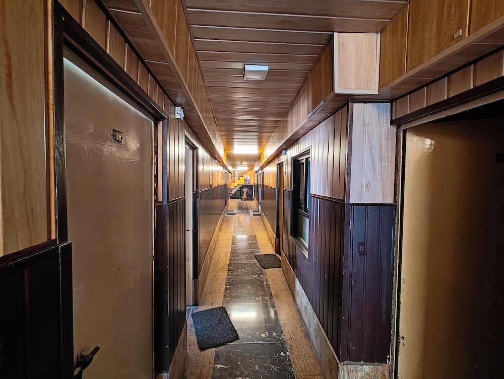 Hotel Avon Lake View Mall Road Nainital - Nainital