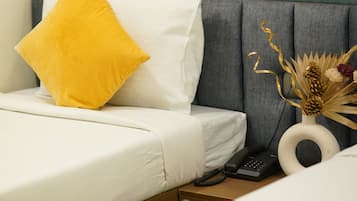 Quarto duplo | Escrivaninha, Wi-Fi de cortesia, roupa de cama