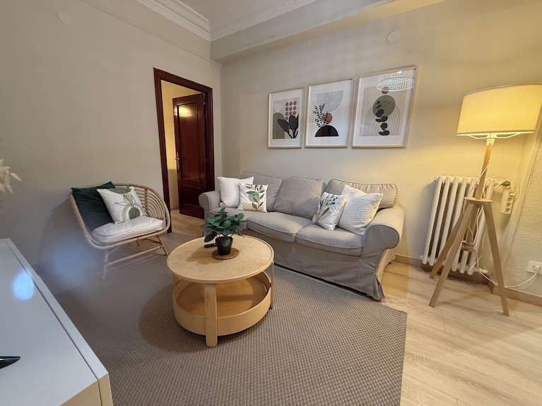 Spacious 4-bedroom Apartment In Central Bilbao Perfect For Families & Groups - Portugalete