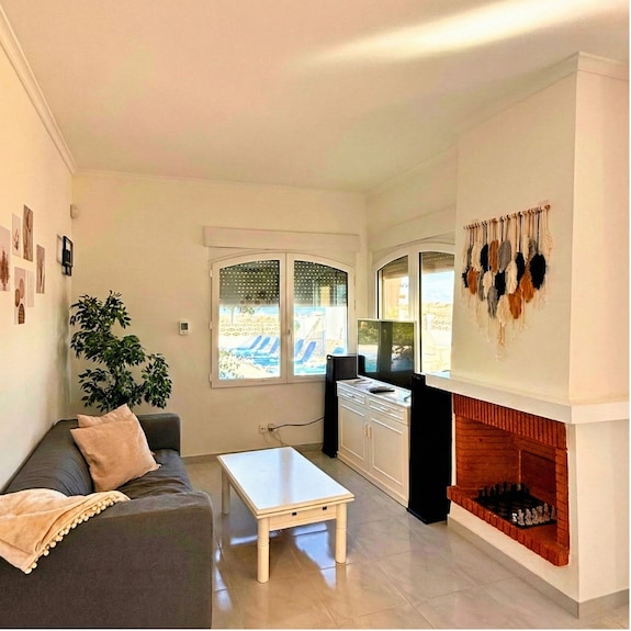 Chalet En La Playa Con Piscina Privada - Holavivienda Inmobiliaria - Jávea