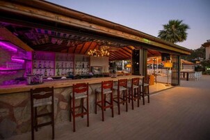 Bar à beira da piscina