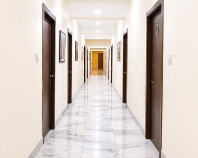 HOTEL ARYA PALACE