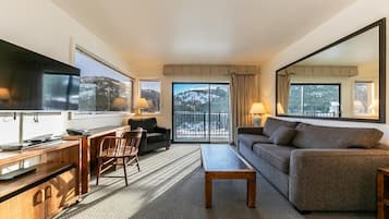 Apartamento em Condomínio Fechado, 1 quarto | Sala de estar