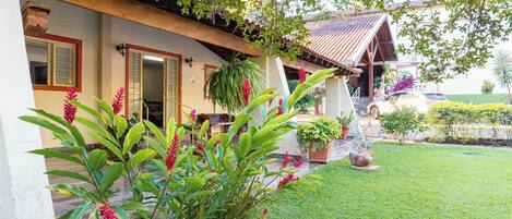 Entrada do alojamento