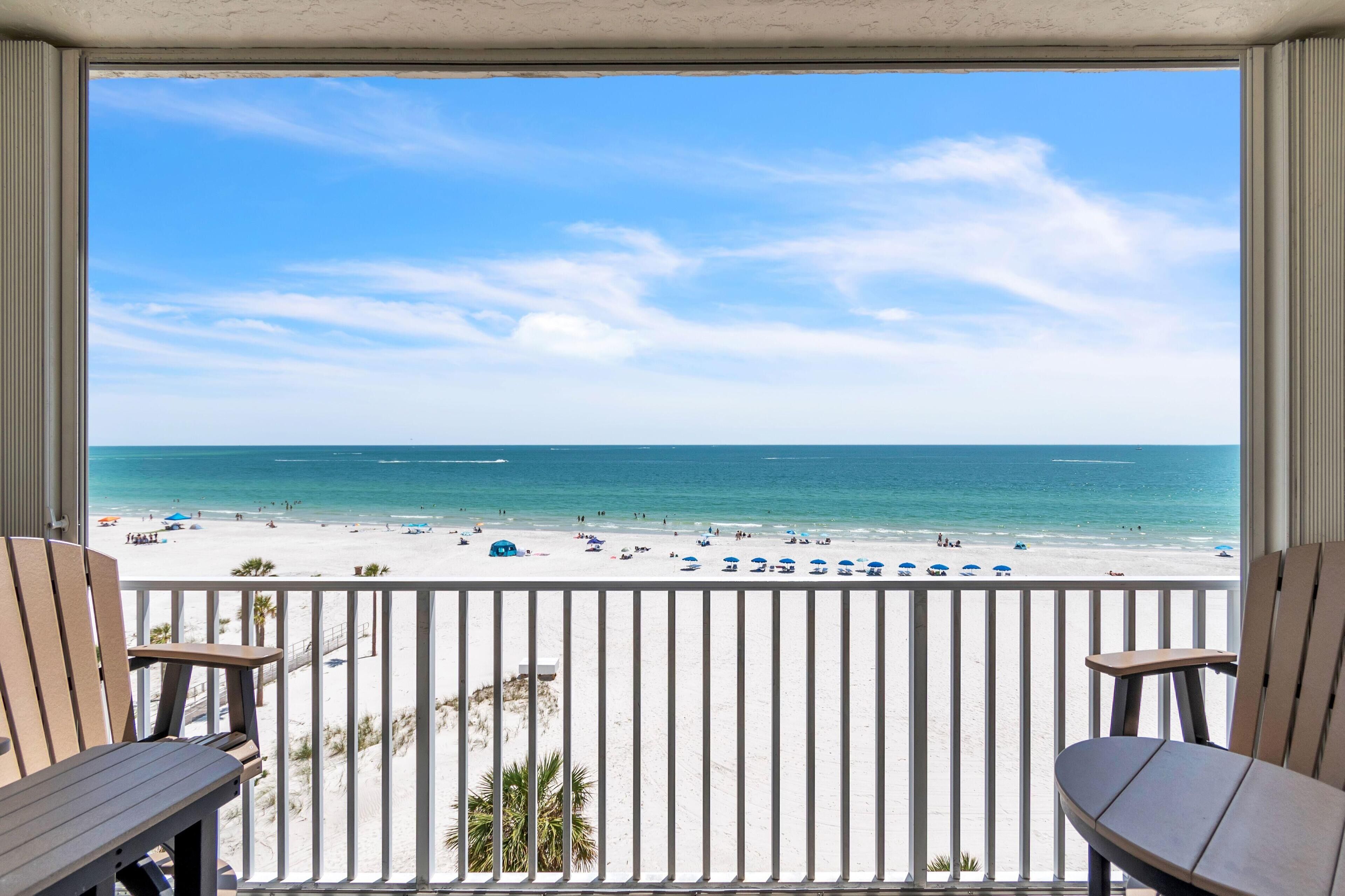 Condo, várias camas (Sea Breeze 503) | Praia | Na praia 