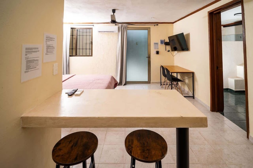 Private Entry Suite With Patio And Ample Bathroom - Cancún