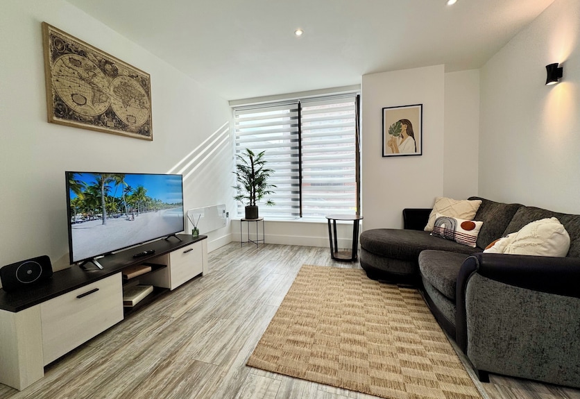 Modern Two-bedroom Flat - Swindon