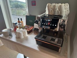 Café da manhã com buffet todos os dias mediante uma taxa