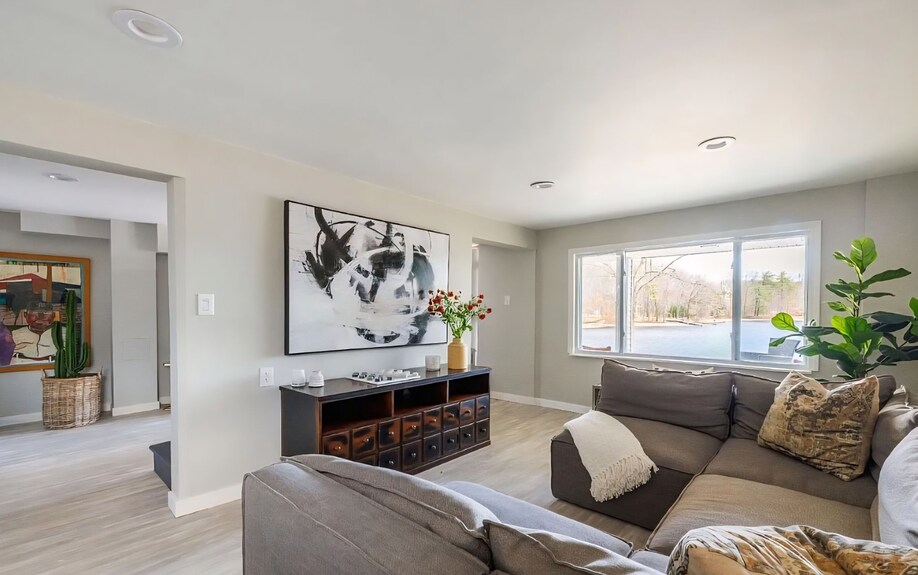 Serene Modern Lakefront Escape: Kayaks, Fishing, Firepit, Private Dock - Schodack Island State Park, Schodack Landing