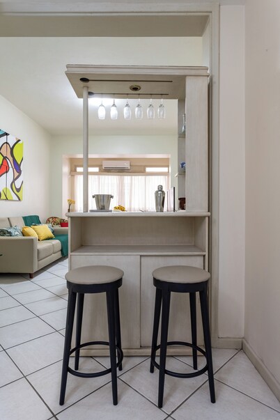 2min da Praia de Copacabana - A303