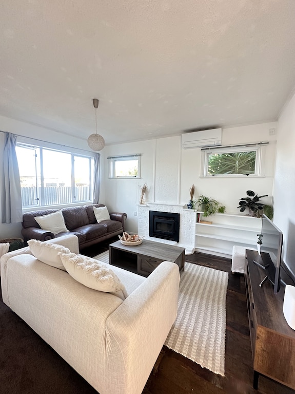 Sun-kissed Spa Retreat - Havelock North